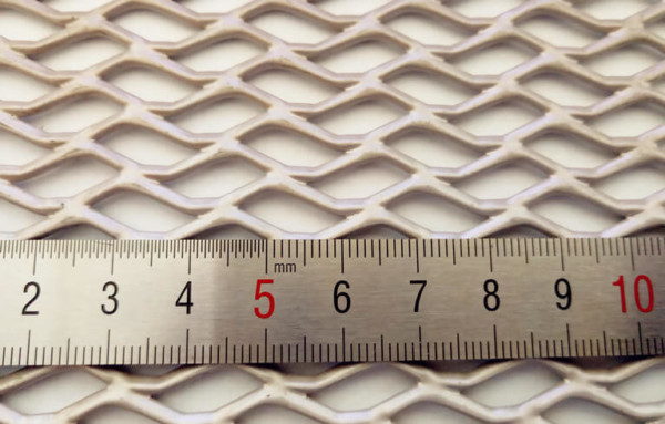 Vinyl Coated Expanded Metal | PVC Coated Expanded Metal Mesh Supply